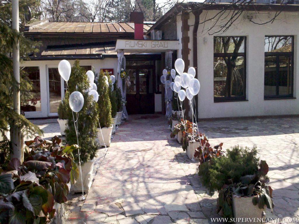 RESTORAN FILMSKI GRAD - SVE ZA VENČANJA I SVADBE