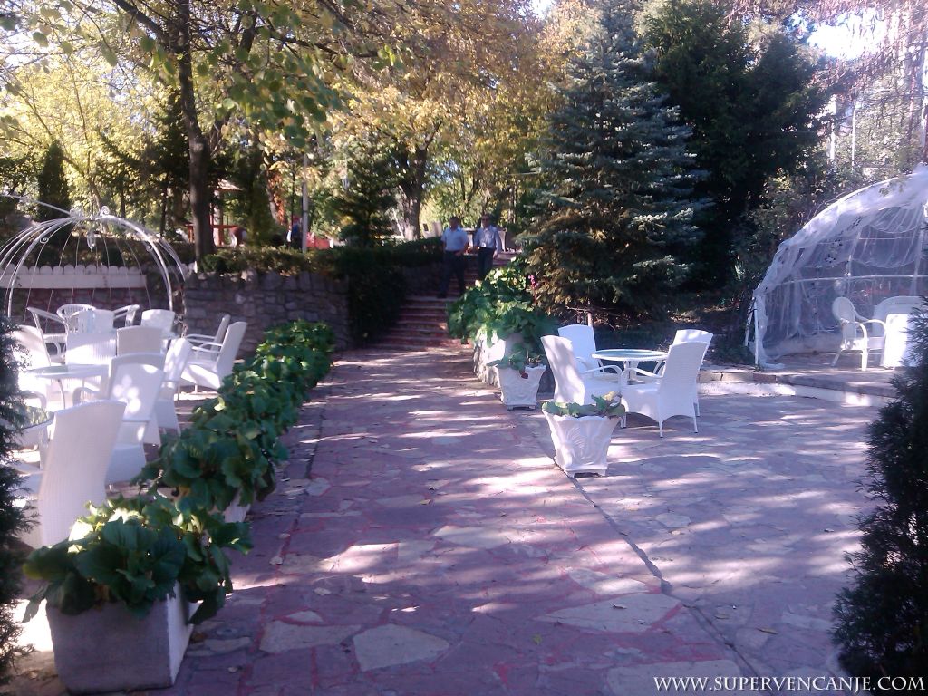 RESTORAN FILMSKI GRAD - SVE ZA VENČANJA I SVADBE