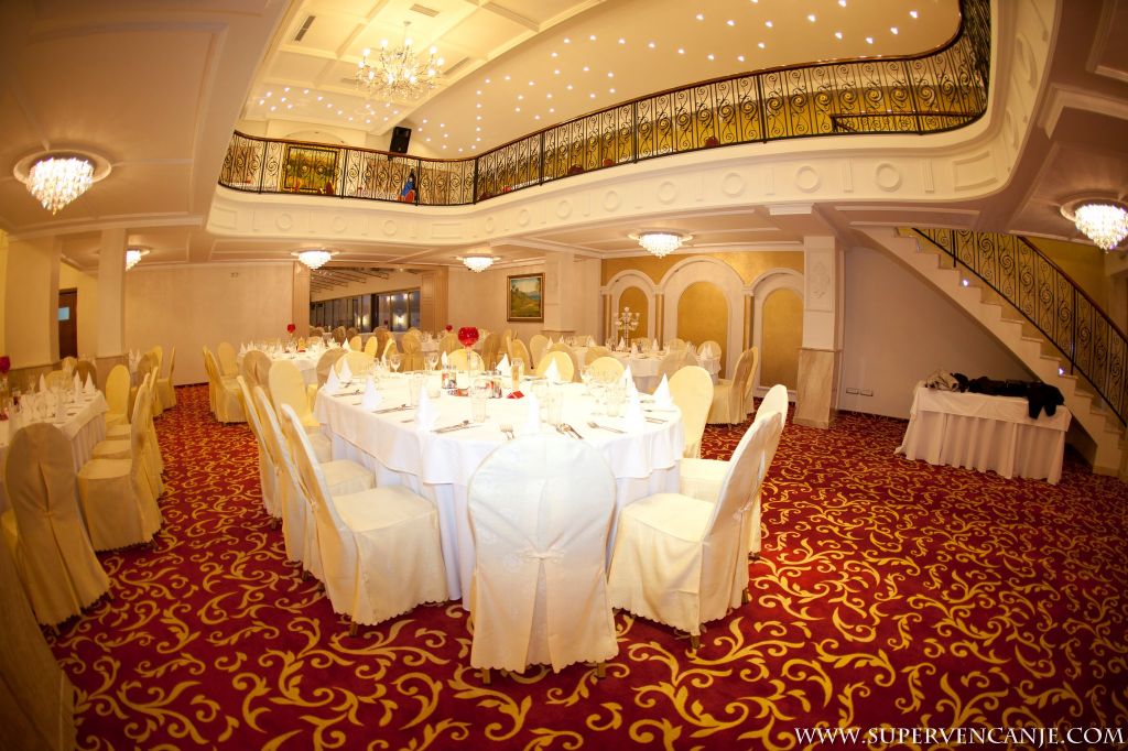 JET SET LUX RESTORAN - SVE ZA VENČANJA I SVADBE