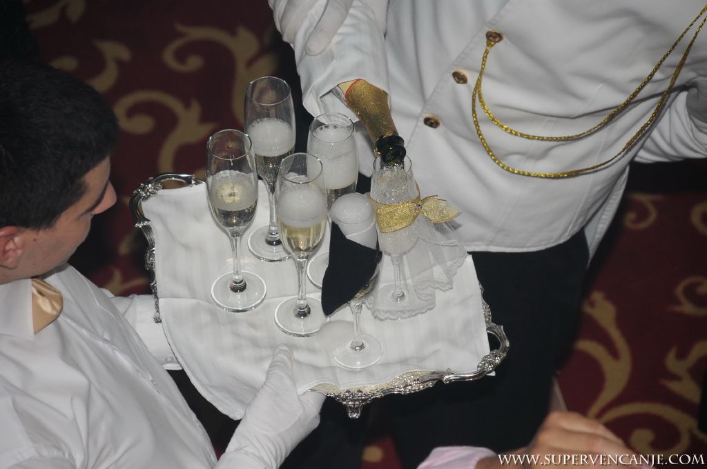 JET SET LUX RESTORAN - SVE ZA VENČANJA I SVADBE